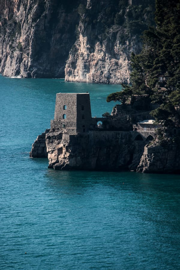 Заставка на рабочий стол башня архитектура скала океан