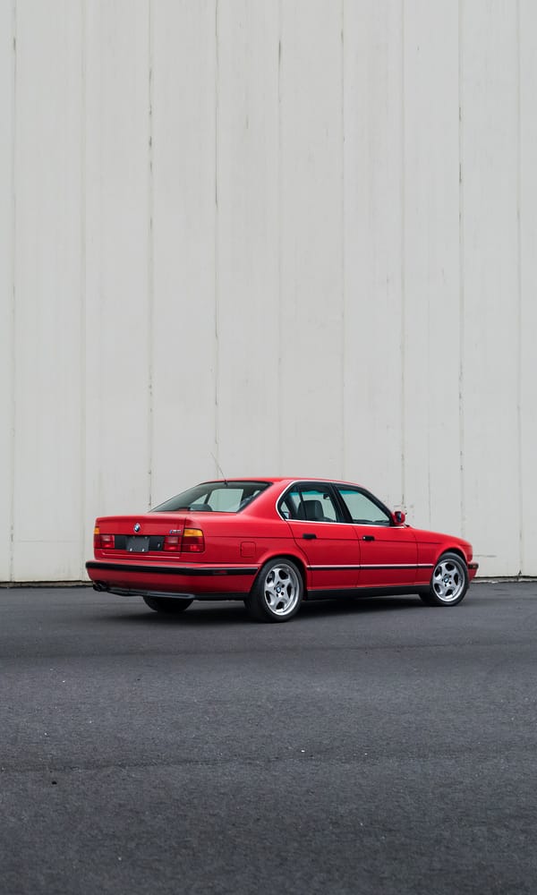 Фон для рабочего стола: BMW, M5, 1995