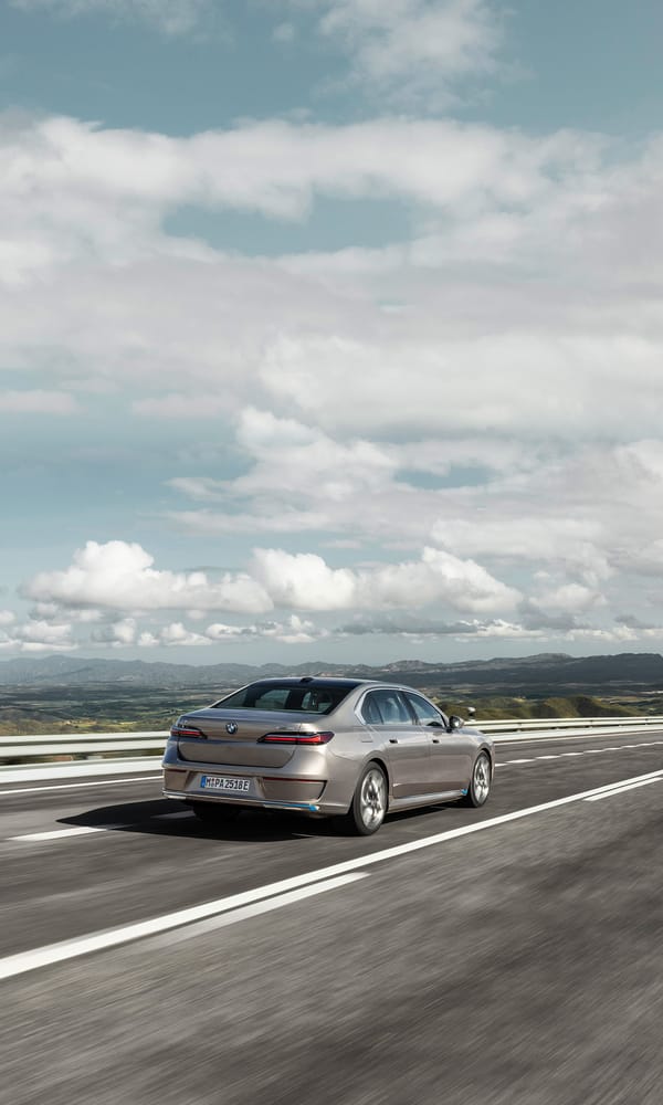 Фон для рабочего стола: BMW, i7, 2023