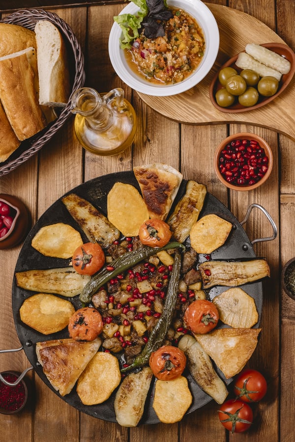 Картинка: potato, cooked, aubergine, azerbaijani, saj, cizbiz